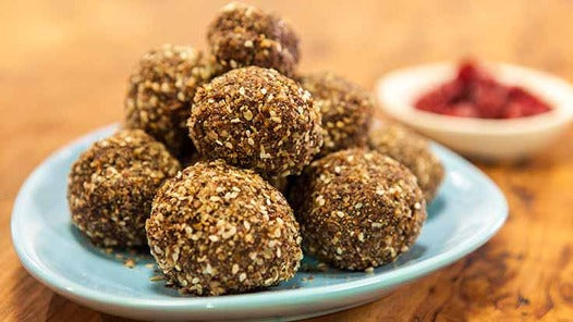 Healthy Vegan Snack: Raw Fruit & Nut Balls
